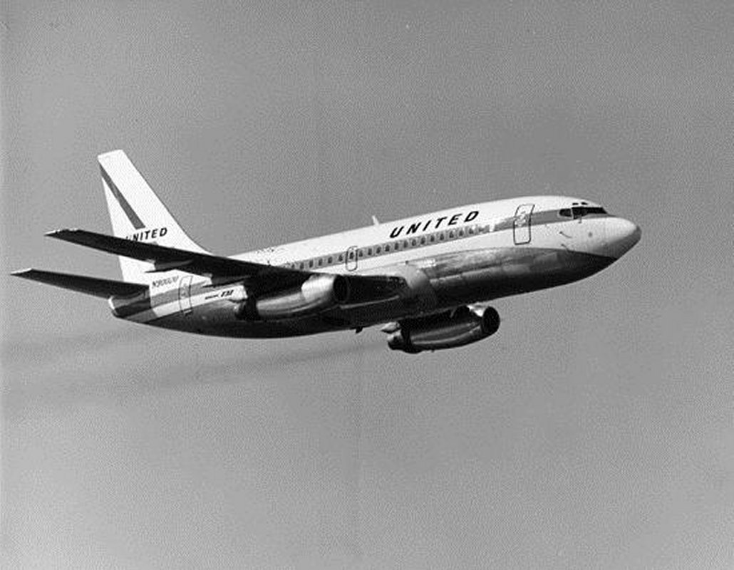 An Early 737 200 As Delivered To United Airlines Going Postal