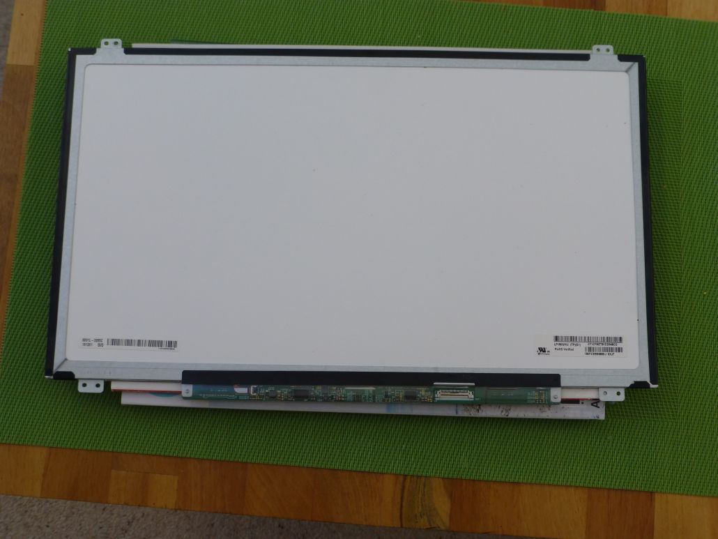 How to replace a broken laptop screen – Going Postal